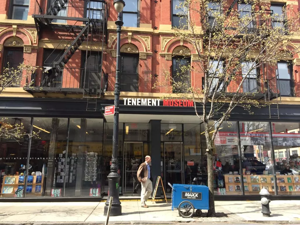 Das Tenement Museum in New York. Foto von Jay Manday, Creative Commons <a href=https://creativecommons.org/licenses/by-sa/4.0/deed.en target=