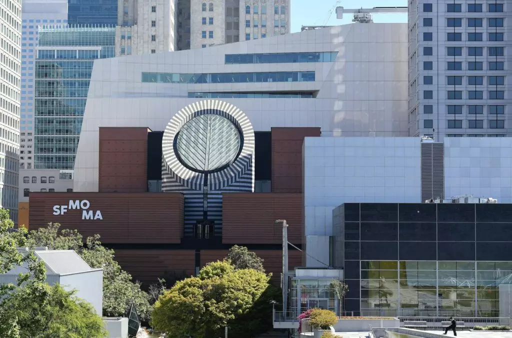 O Museu de Arte Moderna de São Francisco é visto em São Francisco, Califórnia, em 28 de abril de 2016. Foto de Josh Edelson/AFP via Getty Images.